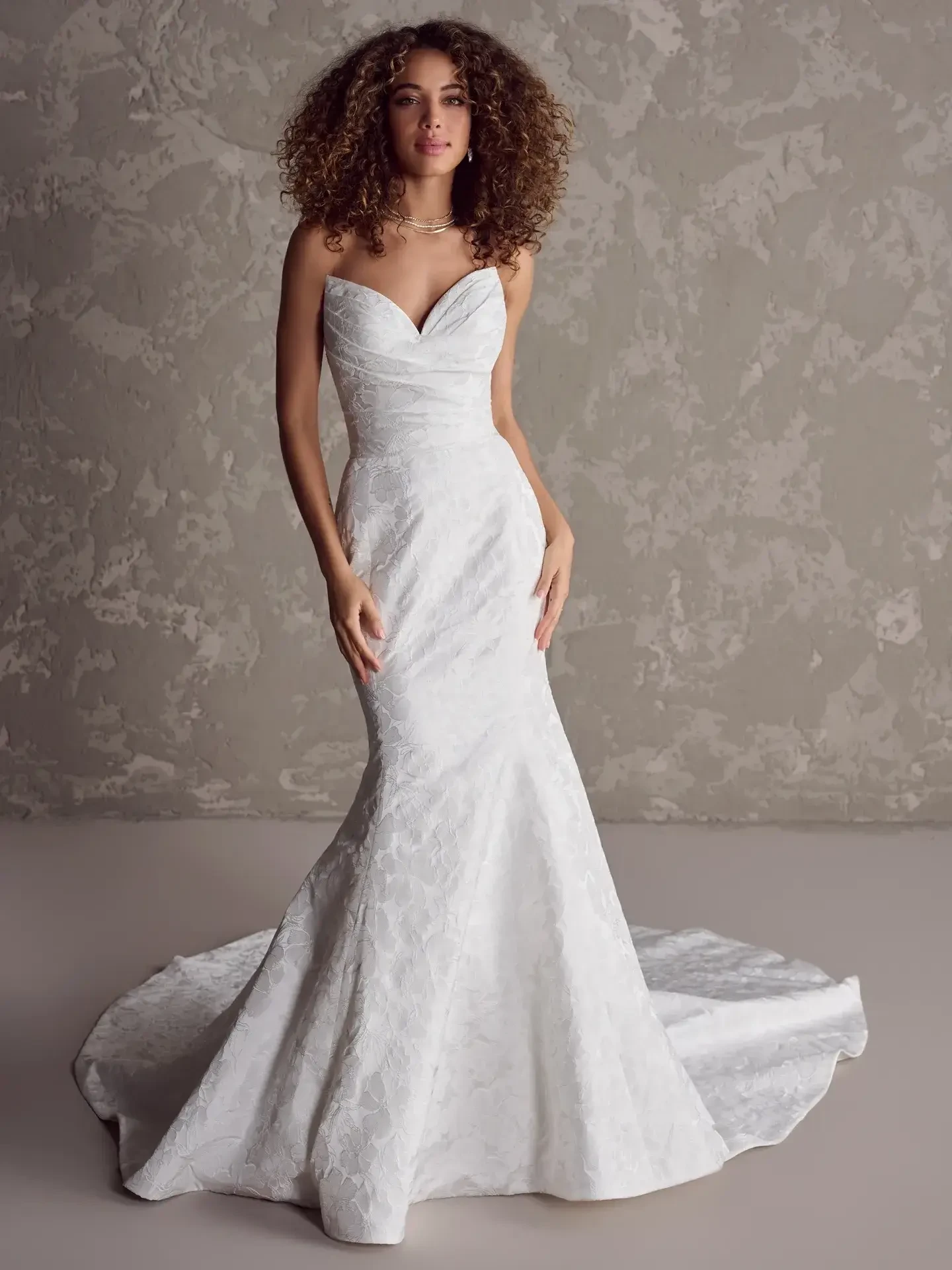 Hottest Trends in Neckline Styles in Wedding Dresses